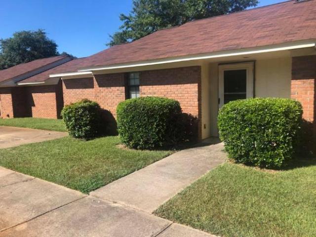 2 Br, 2 bath, Apartment 1501 Green Street