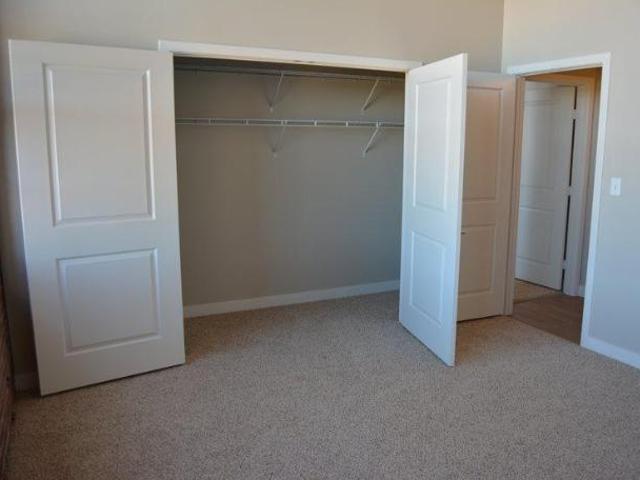 2 Br, 2 bath, Apartment 150 Massmills Drive