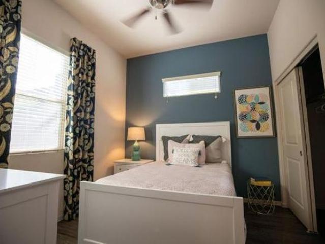 2 Br, 2 bath, Apartment 150 E Warner Rd