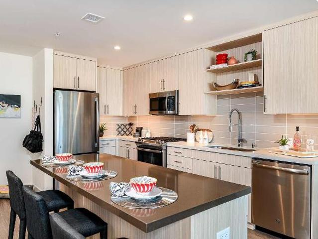 2 Br, 2 bath, Apartment 1515 2nd Street