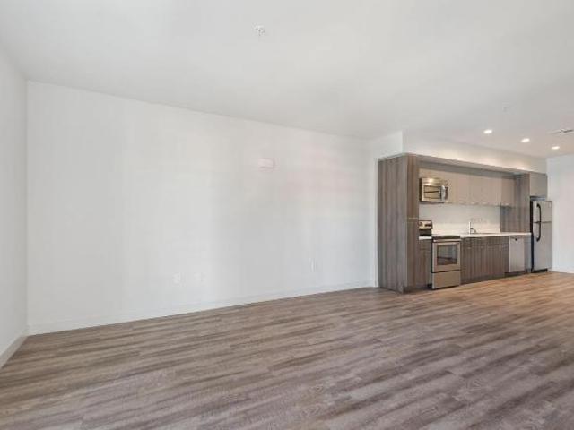 2 Br, 2 bath, Apartment 1515 Wilshire Blvd