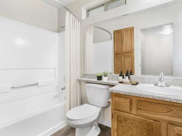 2 Br, 2 bath, Apartment 1516 Sylvan Way