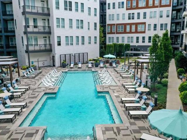 2 Br, 2 bath, Apartment 1520 Mockingbird Lane