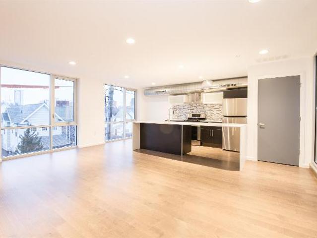 2 Br, 2 bath, Apartment 1531 North Franklin Street