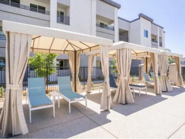 2 Br, 2 bath, Apartment 15380 W Fillmore St