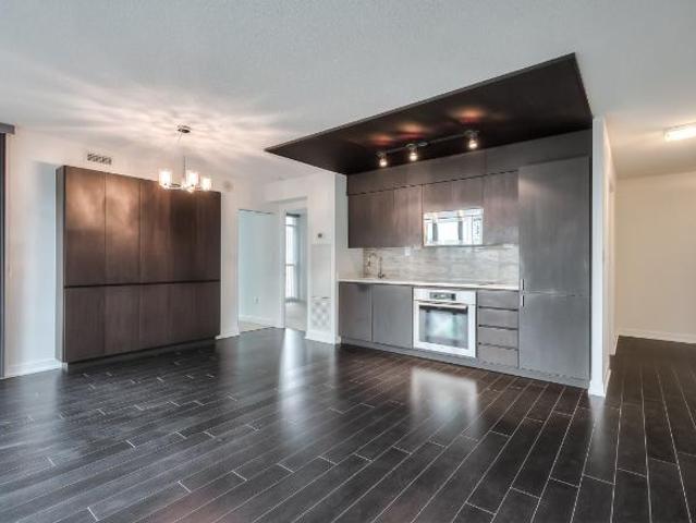 2 Br, 2 bath, Apartment 15 Iceboat Terrace