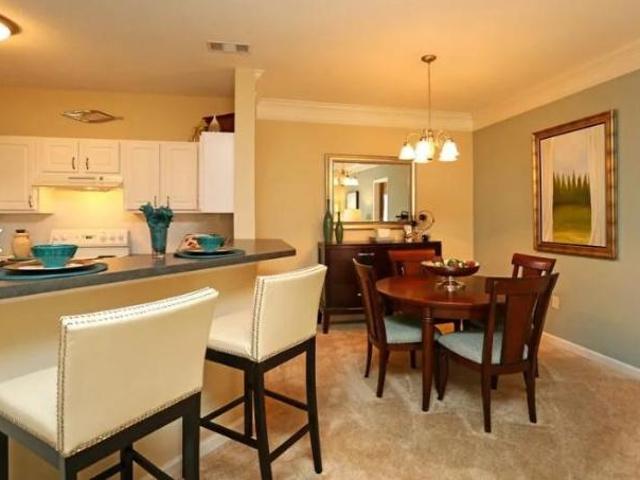 2 Br, 2 bath, Apartment 1644 Bass Rd