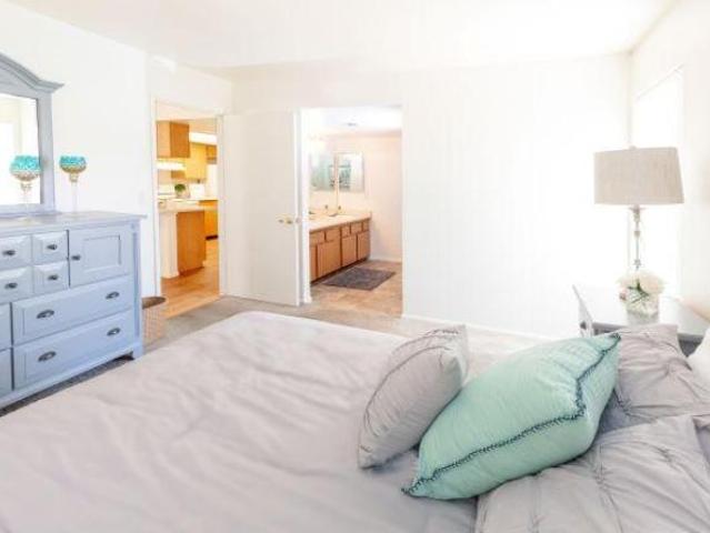 2 Br, 2 bath, Apartment 164 N 74th St