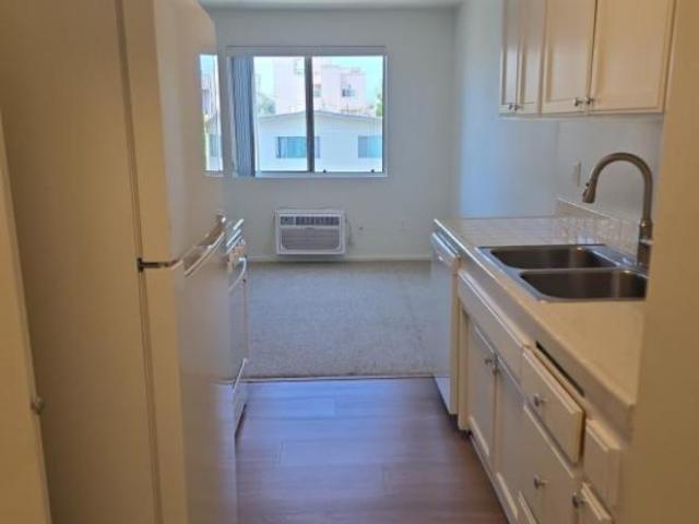 2 Br, 2 bath, Apartment 1650 Federal Ave