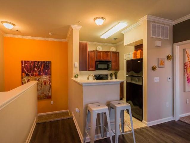 2 Br, 2 bath, Apartment 1650 S John King Boulevard
