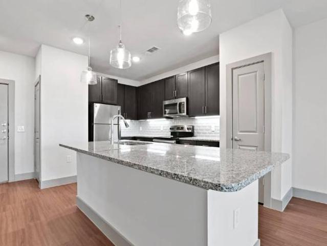 2 Br, 2 bath, Apartment 1658 Forum Dr