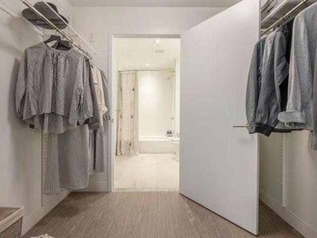 2 Br, 2 bath, Apartment 165 Main St