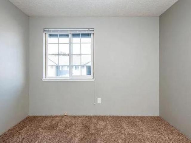 2 Br, 2 bath, Apartment 16804 Se Powell Blvd