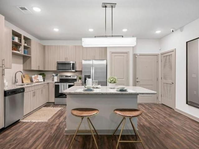 2 Br, 2 bath, Apartment 161 Grande Oaks Dr