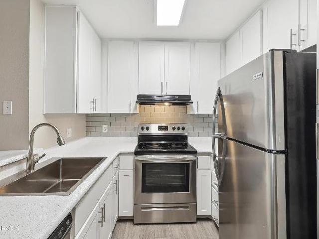 2 Br, 2 bath, Apartment 1620 W Southern Avenue