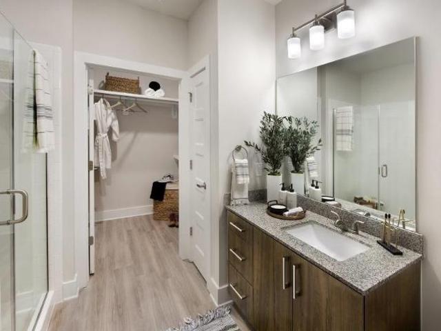 2 Br, 2 bath, Apartment 1630 Peachtree Industrial Blvd