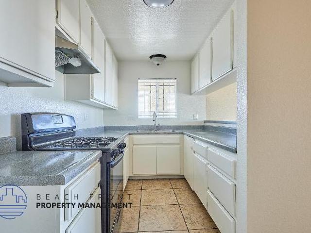 2 Br, 2 bath, Apartment 1636 East 6th St