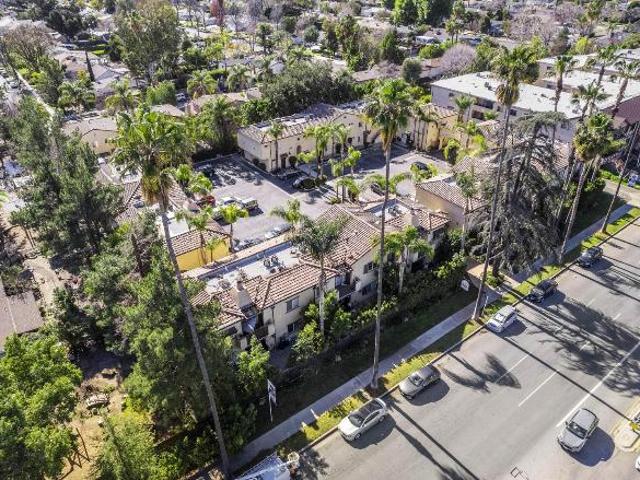 2 Br, 2 bath, Apartment 17442 Sherman Way