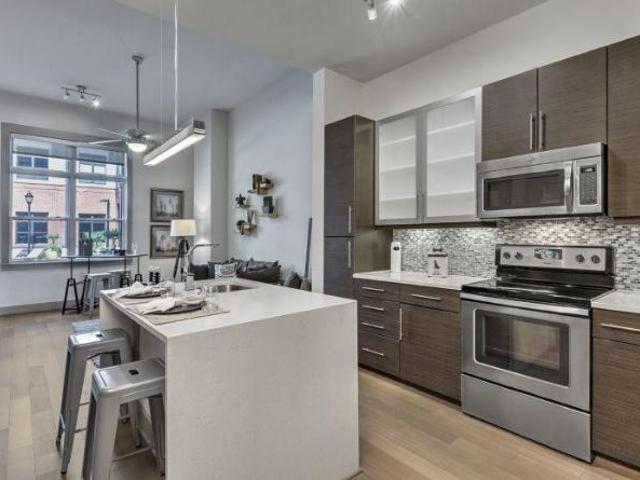 2 Br, 2 bath, Apartment 1750 Camden Road