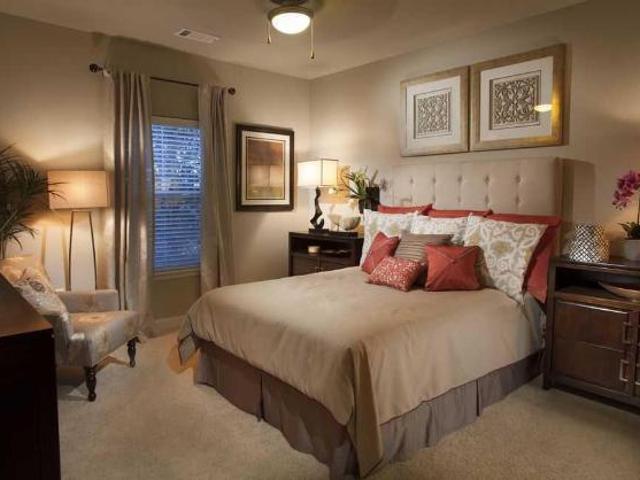 2 Br, 2 bath, Apartment 1750 Commerce Drive NW