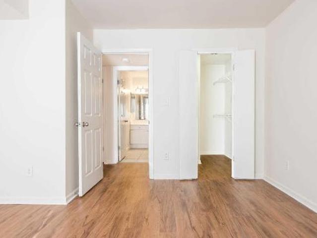 2 Br, 2 bath, Apartment 175 Centre Street