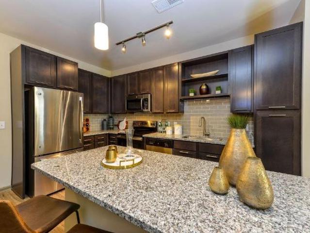 2 Br, 2 bath, Apartment 1760 Lakes Pkwy