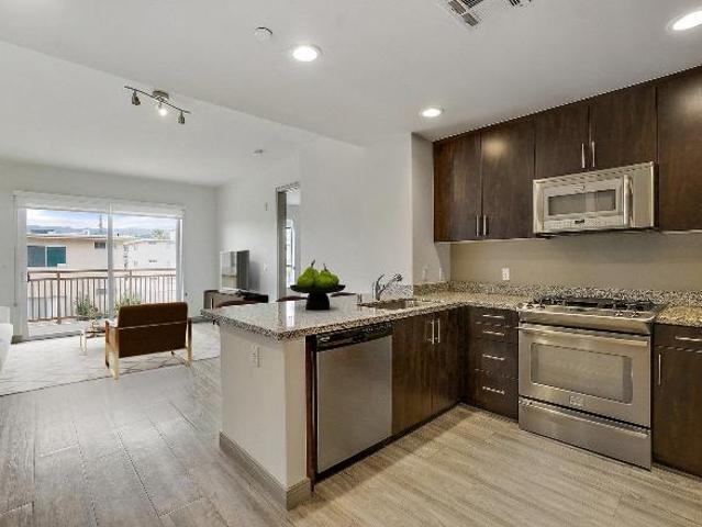 2 Br, 2 bath, Apartment 17720 Magnolia
