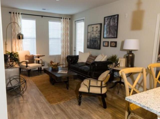 2 Br, 2 bath, Apartment 1796 Satellite Blvd
