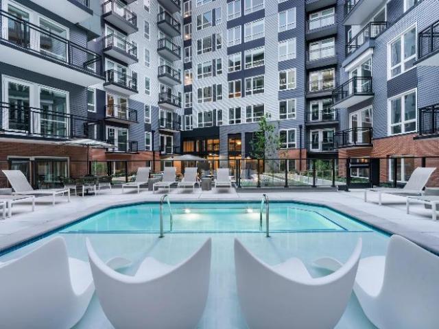 2 Br, 2 bath, Apartment 1700 H Street Ne