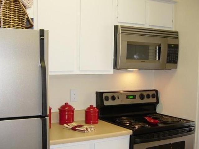 2 Br, 2 bath, Apartment 1705 Coit Road