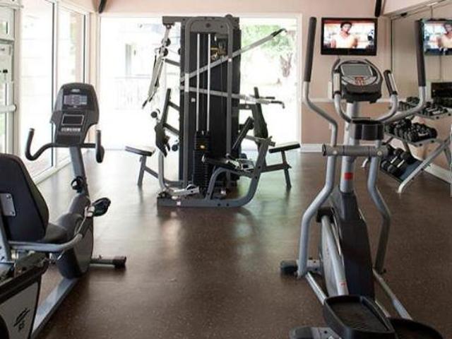 2 Br, 2 bath, Apartment 17101 North Bay Road