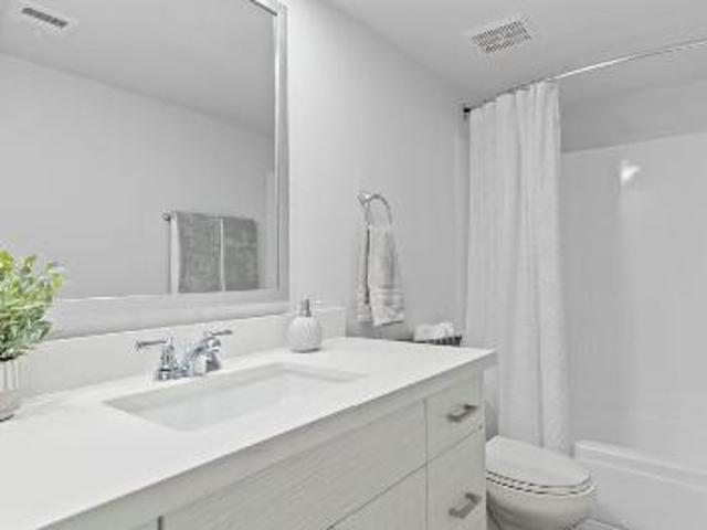 2 Br, 2 bath, Apartment 17216 N 33rd Ave