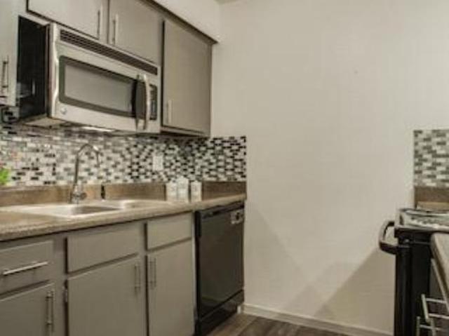2 Br, 2 bath, Apartment 1721 E Frankford Rd