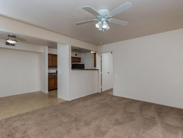 2 Br, 2 bath, Apartment 17239 N 19th Ave