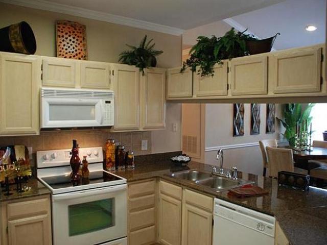 2 Br, 2 bath, Apartment 17250 Knoll Trail Drive