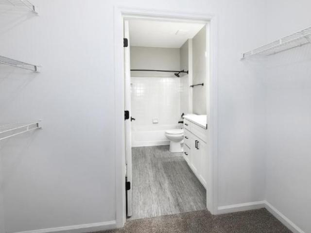 2 Br, 2 bath, Apartment 1729 Echo Forest Dr