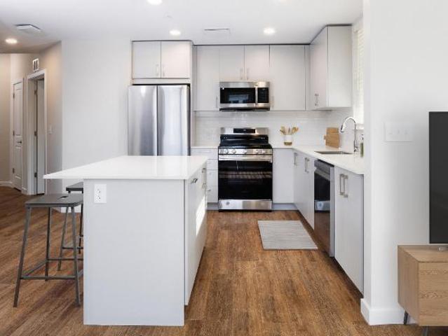 2 Br, 2 bath, Apartment 17 Birch St