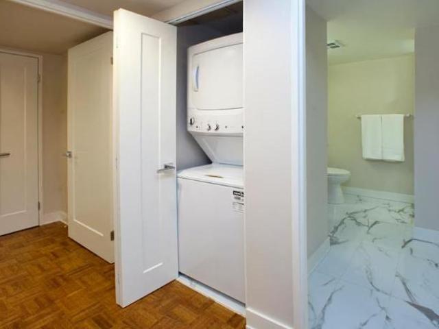 2 Br, 2 bath, Apartment 17 Brookbanks Dr