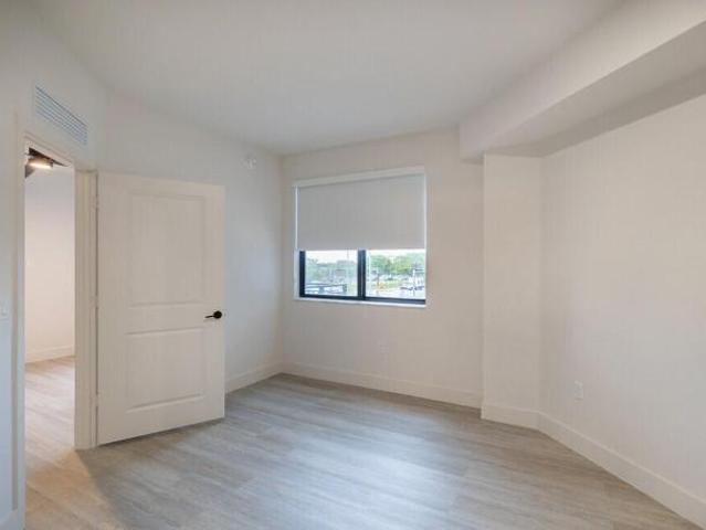 2 Br, 2 bath, Apartment 18412 Homestead Ave