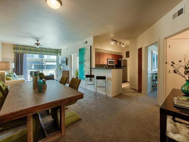 2 Br, 2 bath, Apartment 18440 N 68th St