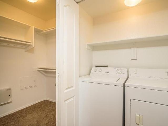 2 Br, 2 bath, Apartment 1865 N Higley Rd