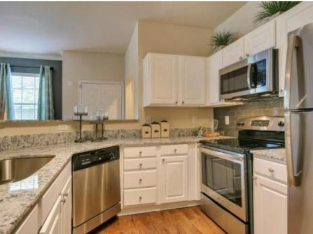 2 Br, 2 bath, Apartment 18725 Dallas Parkway