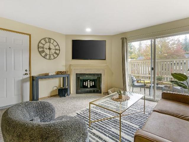 2 Br, 2 bath, Apartment 18124 36th Ave W