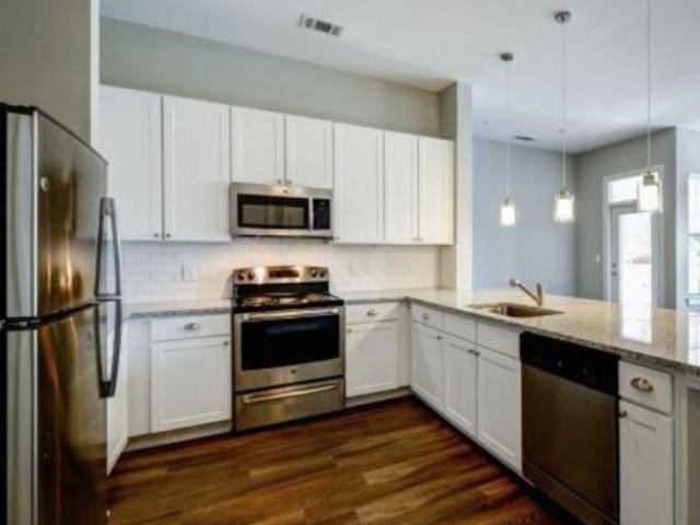2 Br, 2 bath, Apartment 1824 DeFoor Ave NW