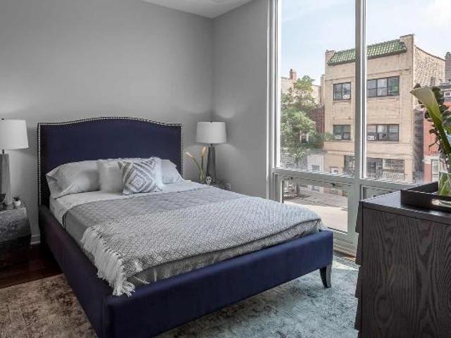 2 Br, 2 bath, Apartment 1838 W Chicago Ave