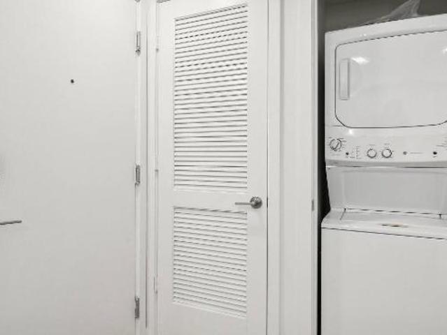 2 Br, 2 bath, Apartment 19401 W Dixie Hwy