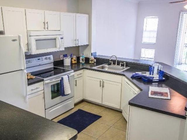 2 Br, 2 bath, Apartment 19680 East Country Club Drive