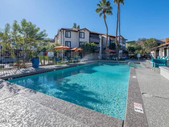 2 Br, 2 bath, Apartment 1975 E University Drive