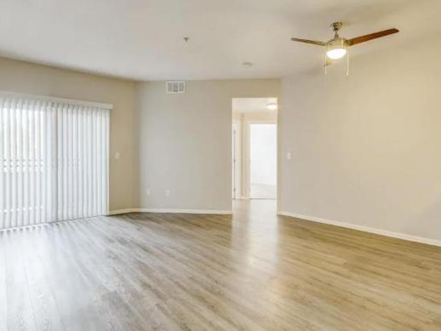 2 Br, 2 bath, Apartment 1975 Maxwell Ave
