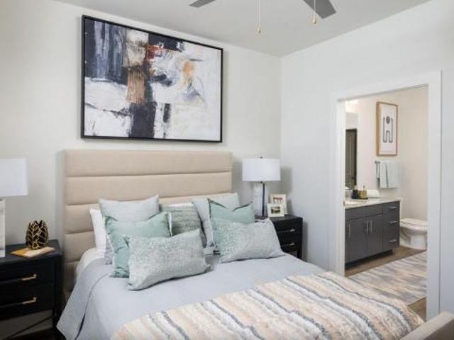 2 Br, 2 bath, Apartment 1900 Vernon St